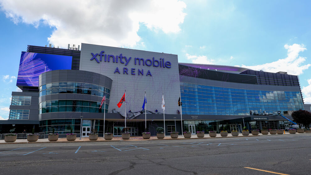 Comcast Officially Unveils Xfinity Mobile Arena with High-Power WiFi ...